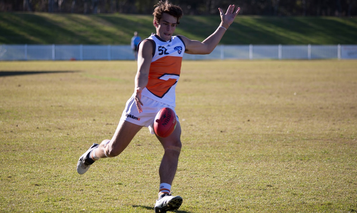 Walker Shines as Hopper Makes Successful Return in NEAFL