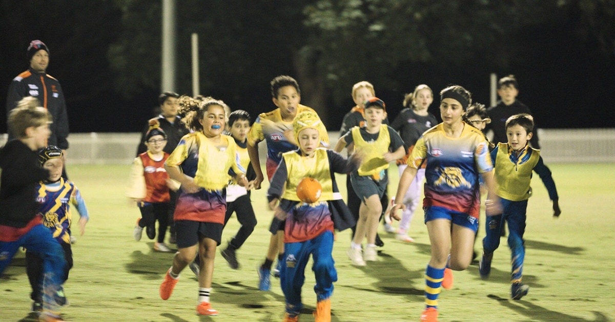 Our Players Visit Local Footy Clubs